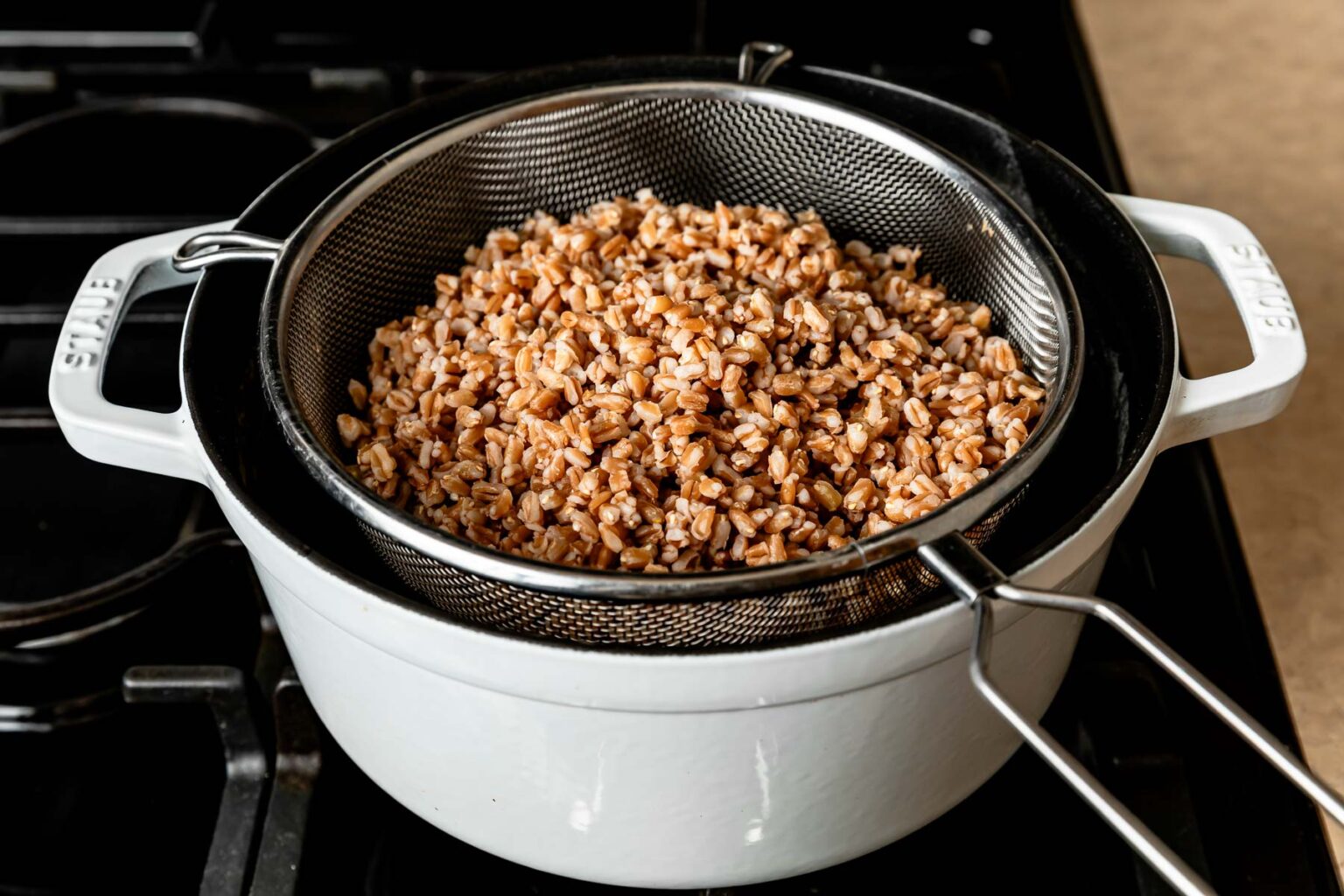 How to Cook Farro (Easy, Foolproof Method – 2 Minutes of Prep!)