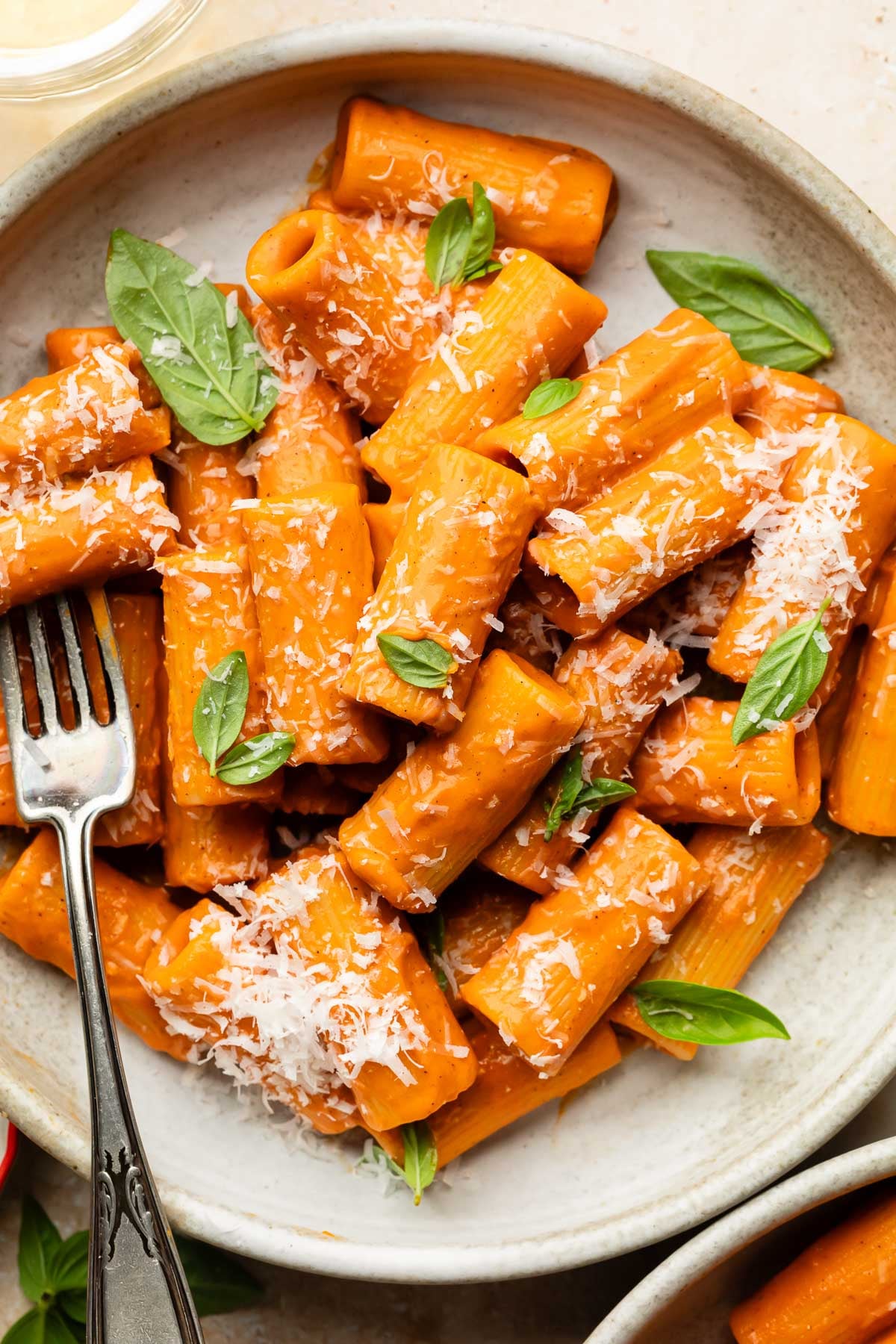 25-Minute Creamy Roasted Red Pepper Pasta (No Heavy Cream!)
